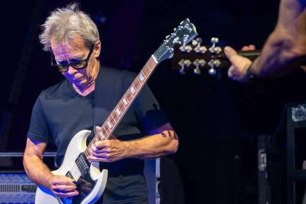 From Under the Table to Over the Moon: Dave Matthews Fans Are An ...